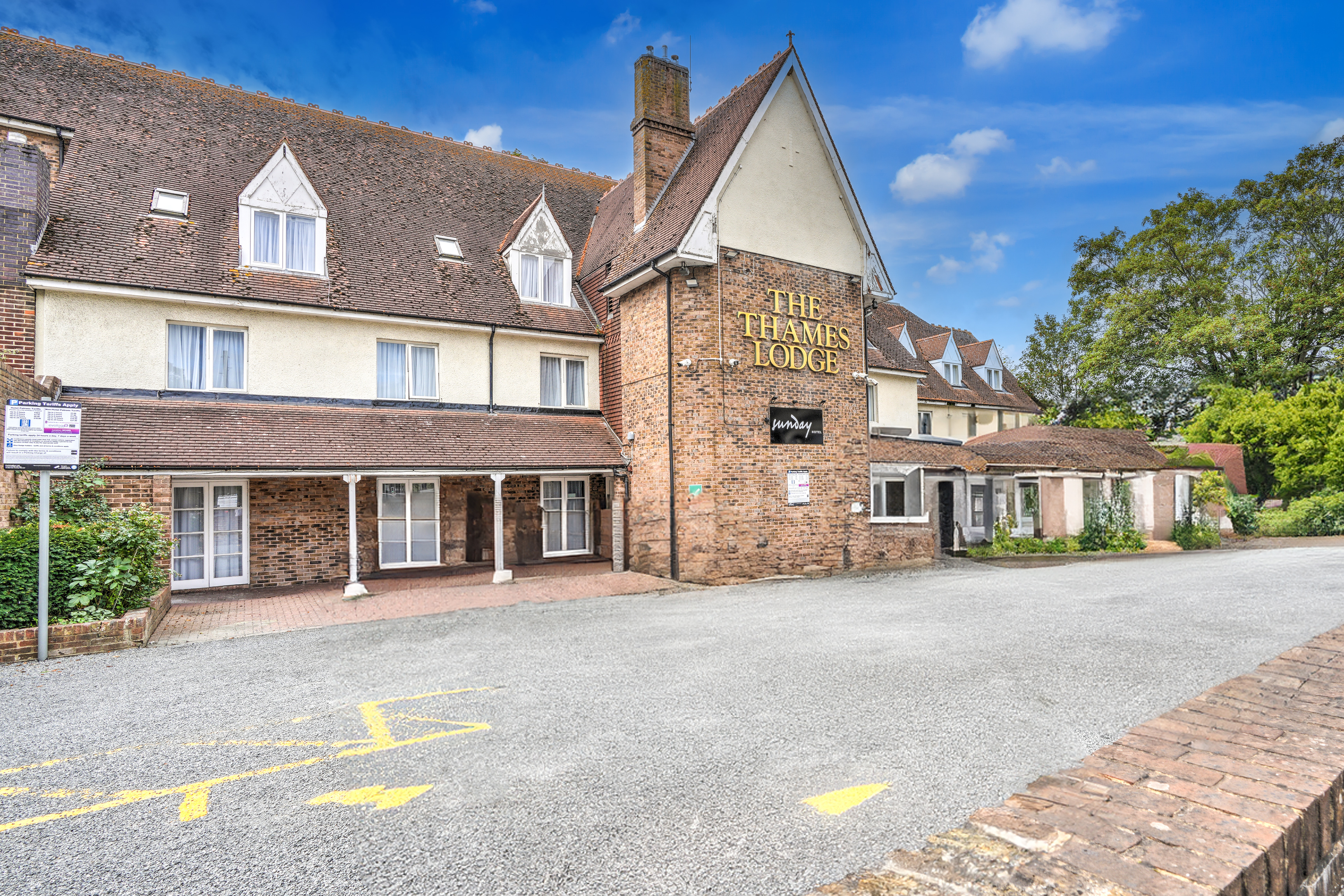 Sunday London Staines-upon-Thames Heathrow T5 |Official Site